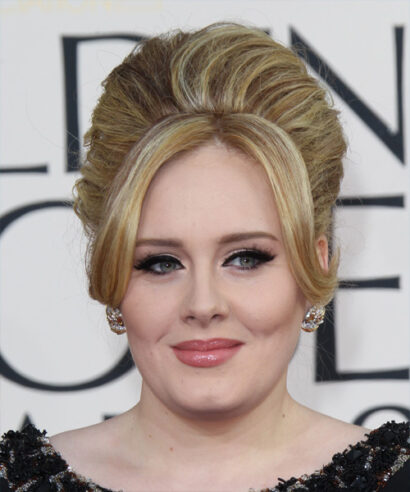 30 Frisuren für Frauen mit Haarausfall & dünnem Haar am Scheitel